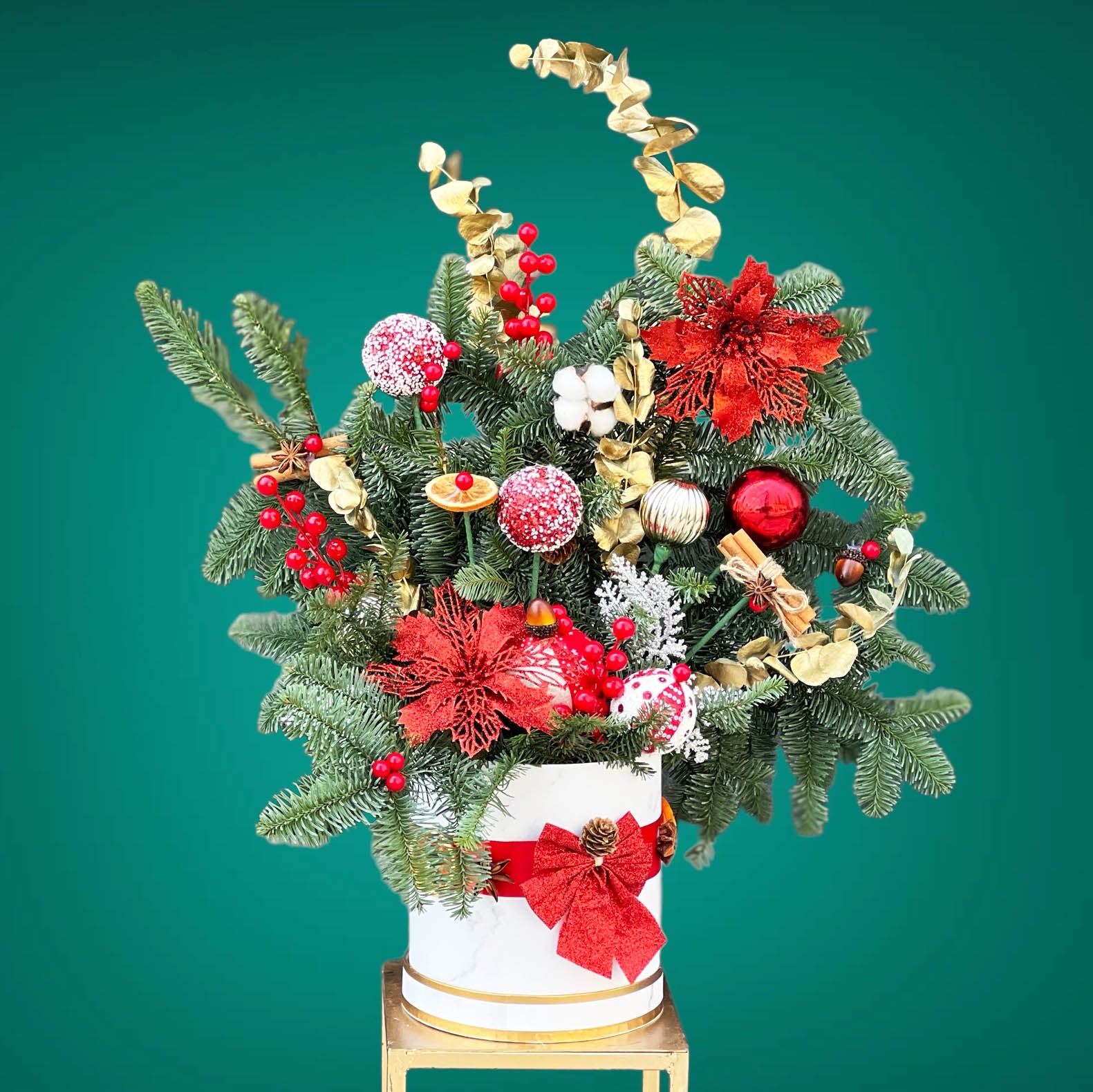 Christmas Glow Box | Festive Holiday Arrangement in Dubai – Blush ...